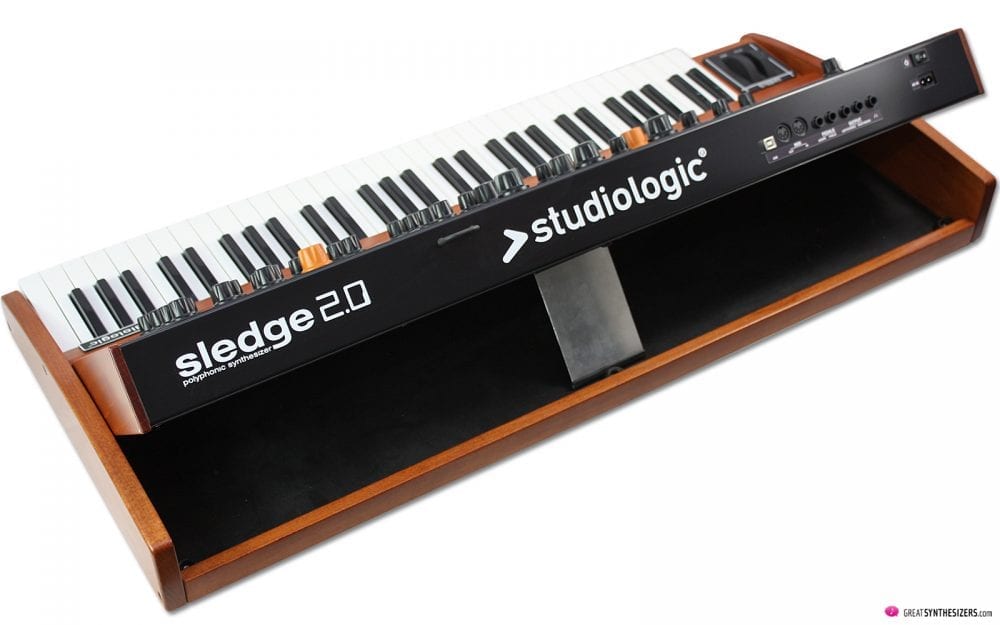 Studiologic Sledge 2.0 / BLACK - a panther to be tamed - GreatSynthesizers