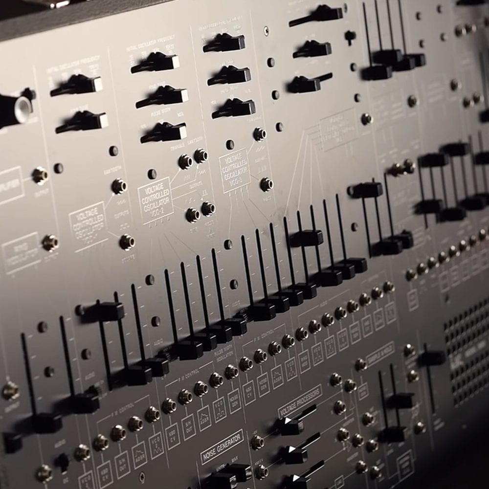 Kompromissloser Luxus? Design-Synthesizer "20" - GreatSynthesizers