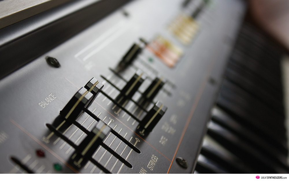 Roland VP-330 - figurehead of the Vocoder Hype - GreatSynthesizers